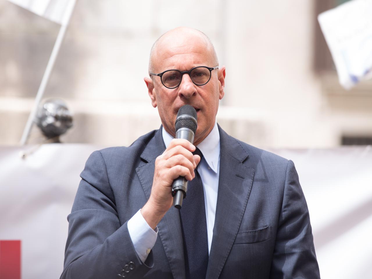 Sostenibilità, Rampelli: "Invenzione della circolarità dei rifiuti ...